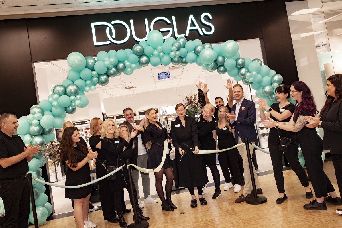 DOUGLAS Flagship-Store feierte Wiedereröffnung in der Hauptstadt: Alexa ...